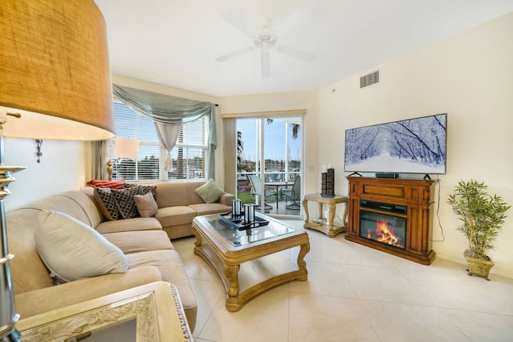 Seaside Serenity At Harbor Towers | Marina Views! - Burnt Store Marina