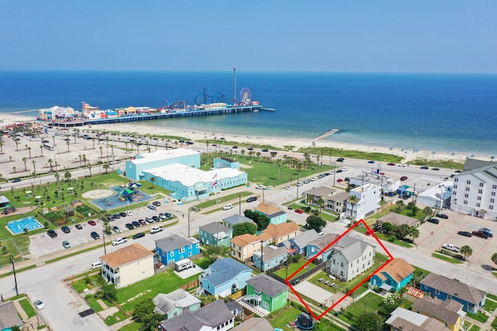 Perfecto Para 2-4 Familias: 4 Unidades Con Balcón, 1 Cuadra A Pie De Playa, Restaurantes Y Muelle De Placer - Galveston, TX