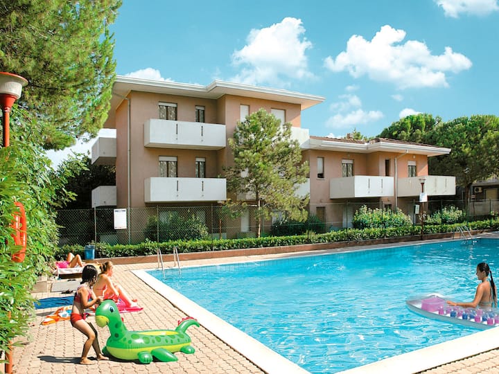 Lovely Apartment For 5 People With A/c, Pool, Tv, Patio And Pets Allowed - Bibione