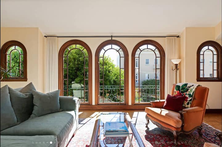 Precioso Condominio En El úLtimo Piso De Noe Valley Con Luz, Vistas Y Estacionamiento. - San Francisco, CA