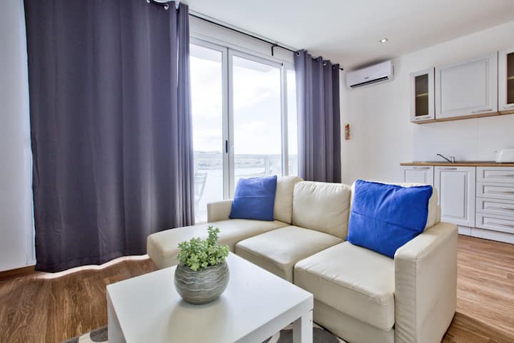 Central Sunny Apartment + Views Of Valletta City - Valletta