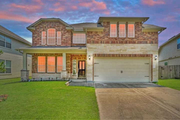 Hermoso Atractivo Exterior Con Interiores Modernos. (Primavera, Los Bosques, Conroe) - Spring, TX