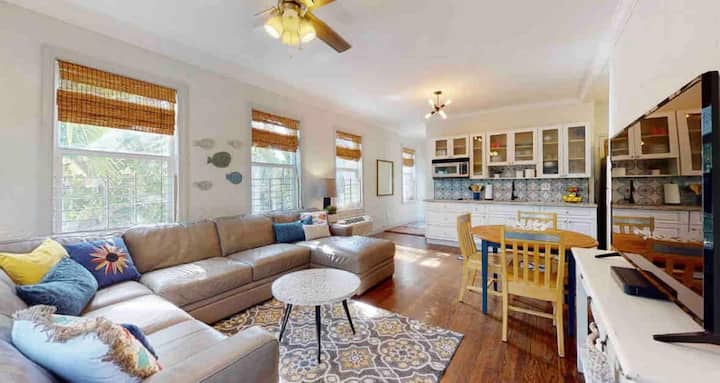 Sofi Villa #3, 2 Bedrm, Kitchen, Free Parking - Key Biscayne, FL