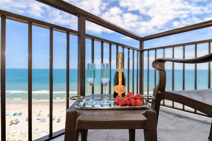 Supreme Oceanfront Studio/ Dogs Ok!