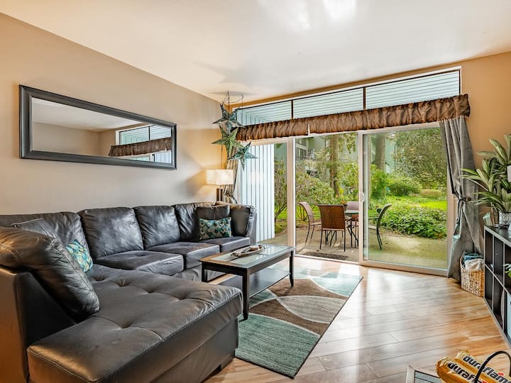 Jacobs Landing 605 1 Bedroom Condo - White Rock