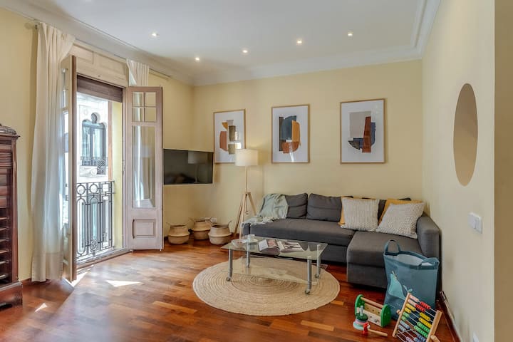 Lovely Home Steps To The Iconic Paseo De Gracia! - Barcelona