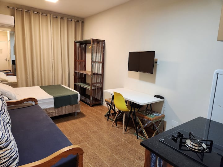 Flat 01 Quadra Da Praia Pitangueiras - Boulevard 1812 - Guarujá