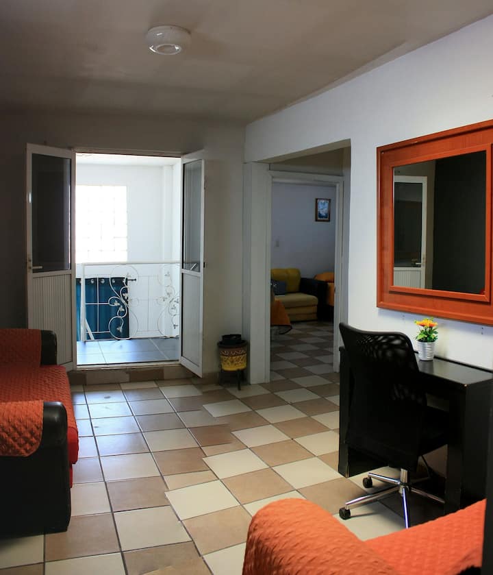 Casa 3 Cuartos, 3 Camas Mat. Y 3 Ind. 2 Baños Comp - Chihuahua