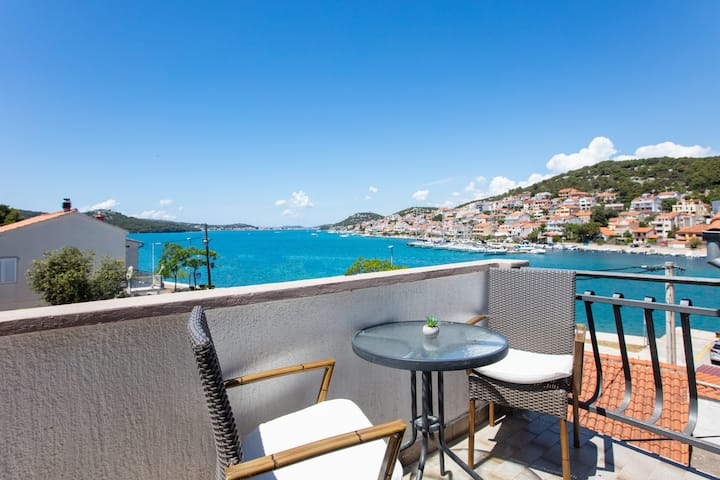 A-815-e Appartement D'une Chambre Avec Le Balcon - Betina