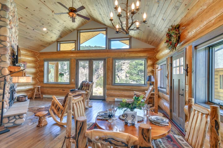 Cozy Riverfront Cabin ~ 1 Mi To Buena Vista - Buena Vista, CO