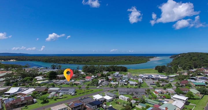 Bright And Breezy - Hyams Beach