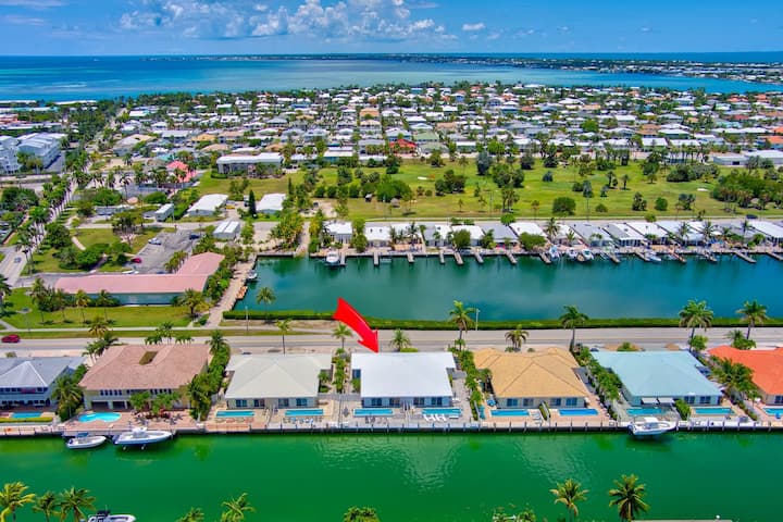P22 - Lovely 3 Bedroom 2 Bath Duplex With Private Pool, Dockage And Cabana Club - Florida