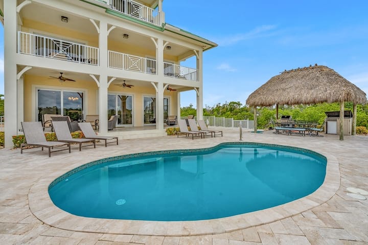 W07 - New Luxury Property! Breathtaking Canal Front Pool Home - Sleeps 14 - Marathon, FL