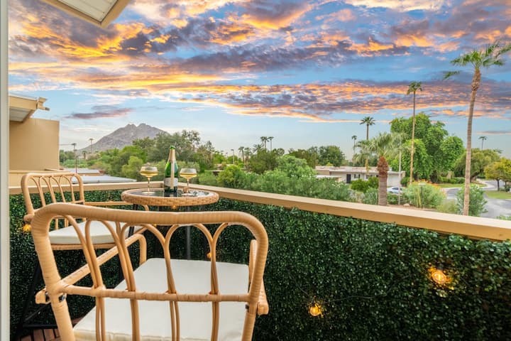 Palm Paradise-old Town Condo With Sunset Views - スコッツデール, AZ