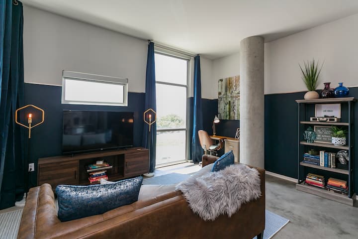 Mid Century Modern Condo W/ View Of Nashville Skyline - Nashville, TN