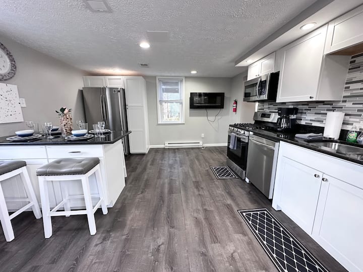 100% Renovated House 8 Minutes To Downtown - Pittsburgh, PA