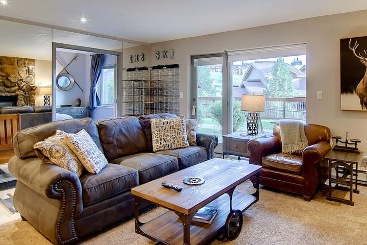 True Ski In(to Door!)+walk Out-patio W/slope Views-steps To Hottub-grill-fireplace - Steamboat Springs