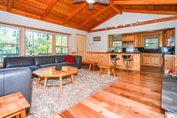 El Alamo, 1 Night Free! - Big Bear Lake, CA