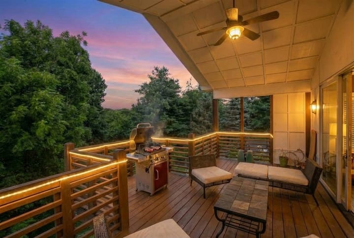 Luxury Home Near Downtown, Highlands, Expo & More! - KFC Yum! Center