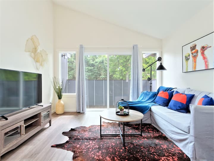 Casa Blanca 3- Private/modern/parking/walk 2 Shops - Mountlake Terrace, WA