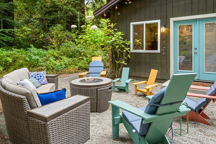 Seventeen Sequoias - Getaway In The Forest, Creek - Cazadero, CA
