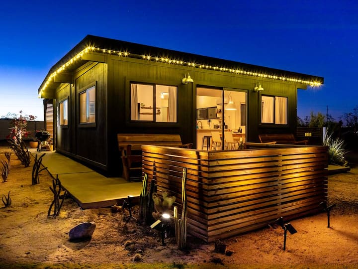 Secluded 10 Acres, Hot Tub, Firepit, Ev + Dogs Ok - Twentynine Palms, CA