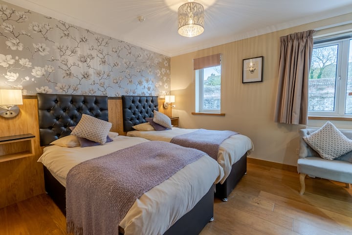 Twin-supérieure-sdb Privée Avec Douche-vue Sur Rue - Kent