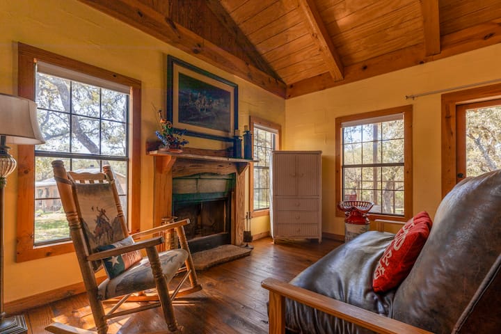 Firefly Cabin At The Lodges At Lost Maples - Lost Maples State Natural Area, Vanderpool