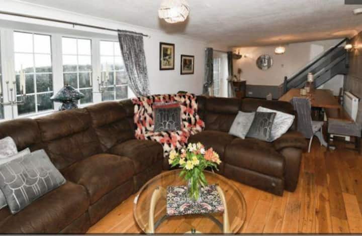 5 Bed House In Boston Lincolnshire- Sleeps 13 - Lincolnshire