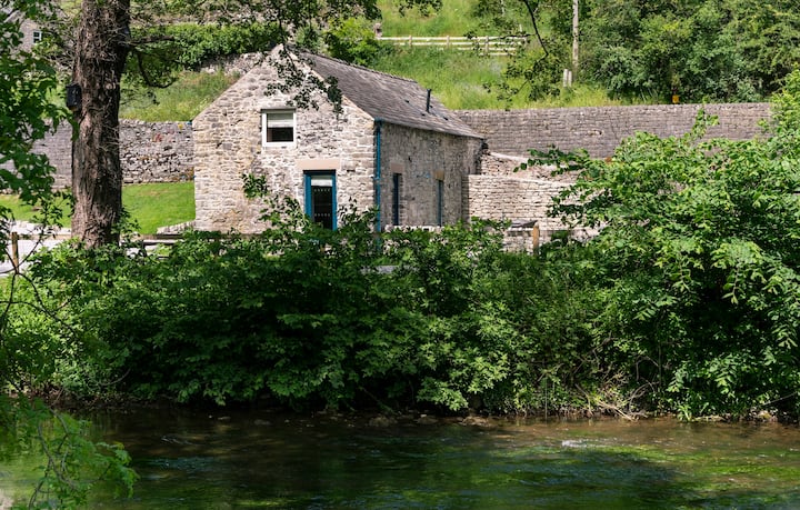 Dipper Cottage Upperdale | Peak District - Bakewell