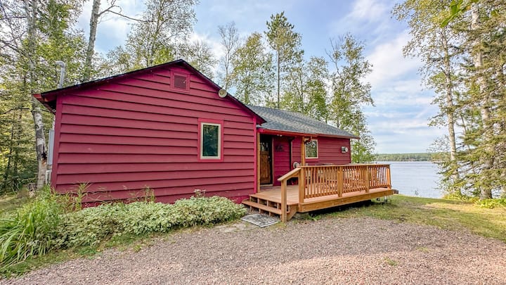 Cedar Cove Is A Peaceful Cabin On Devil Track Lake - Grand Marais, MN
