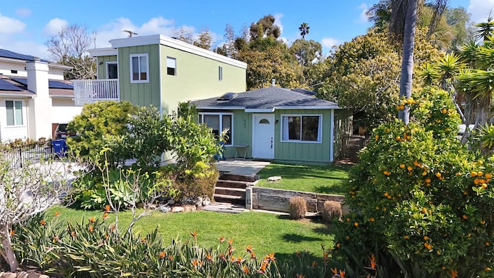 The Encinitas Surf House. Blocks From The Beach! - Encinitas, CA