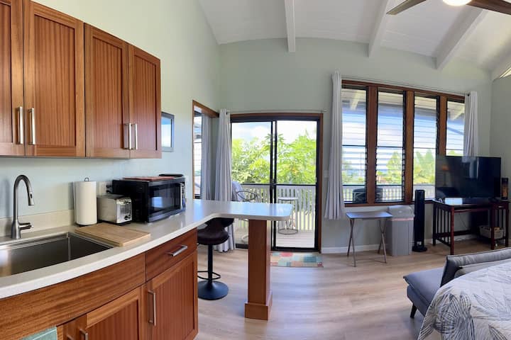 Walua Trail Oceanview Hideaway:a/c/w/d/parking - Hawaii