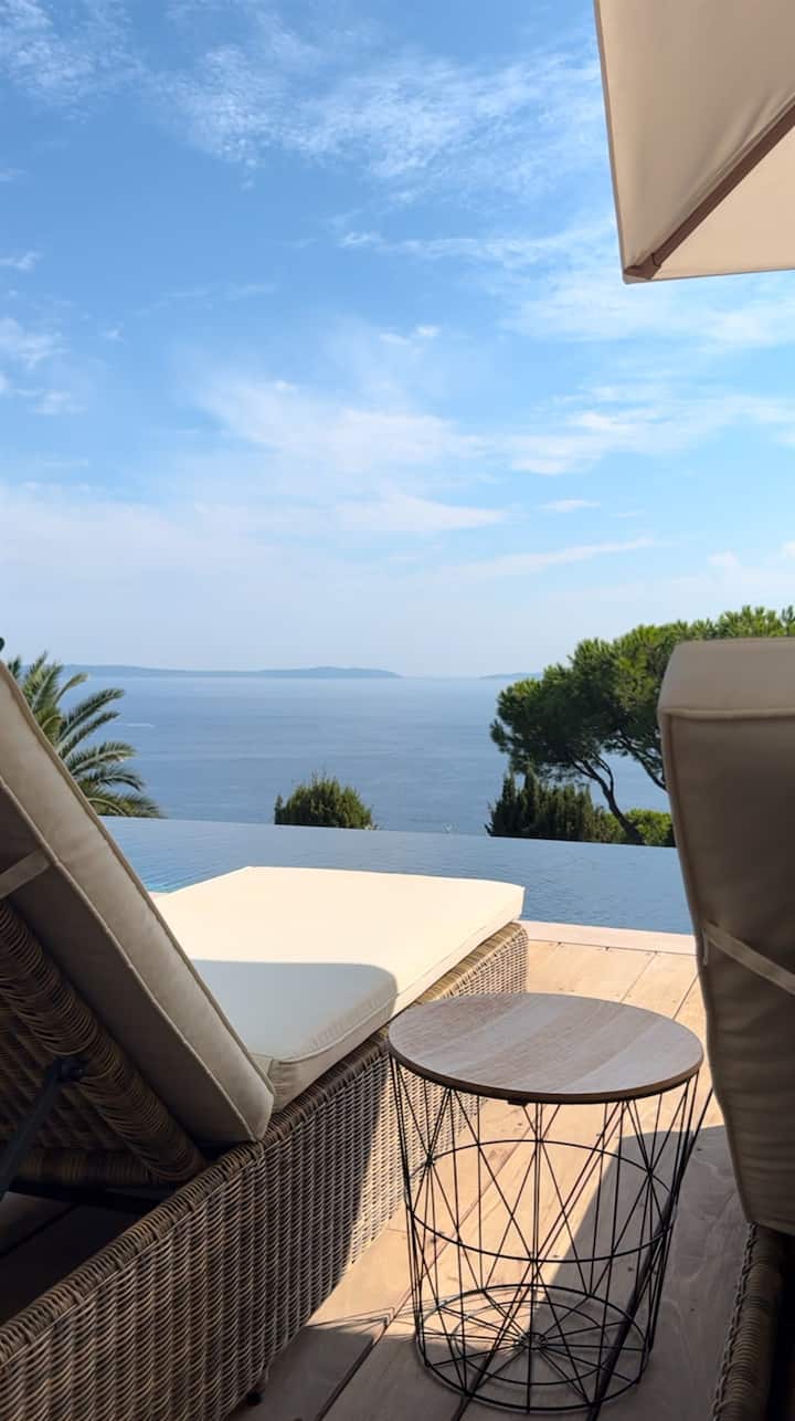 Maison De Charme | Vue Mer | Piscine | Confort - Le Lavandou