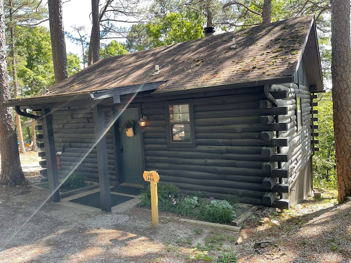 Authentic Log Cabin With Full Kitchen, Fireplace A - Eureka Springs, AR
