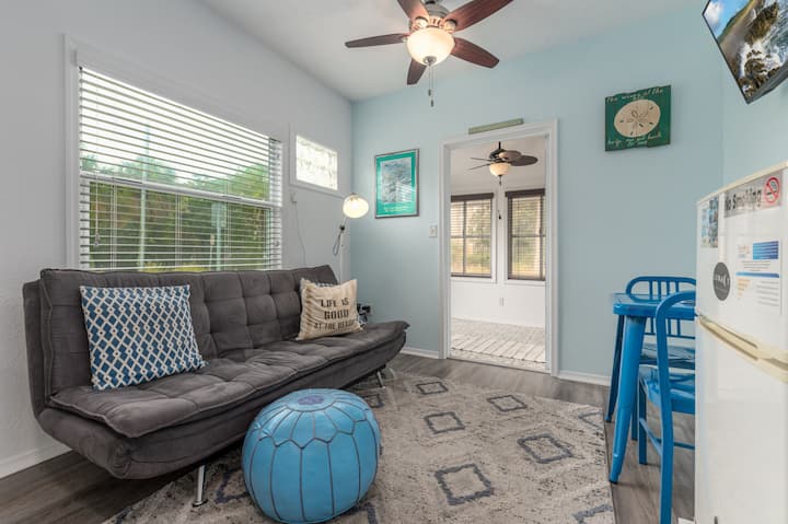Rock Lobster 2 | Cozy Beach Cottage Near The Sand - Redington Beach, FL
