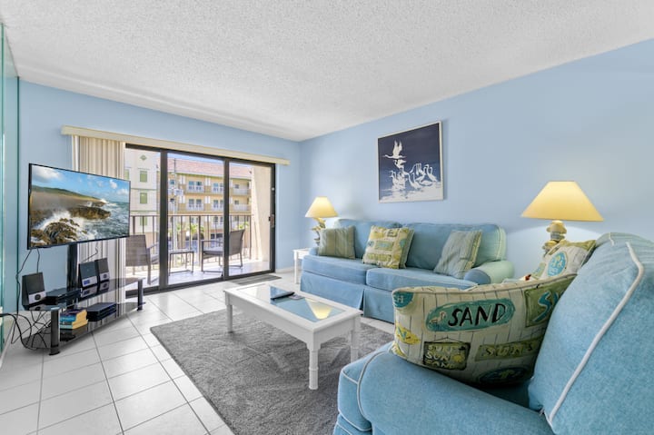Madeira Place 303: 1bd/2ba Retreat Near John's - Madeira Beach, FL