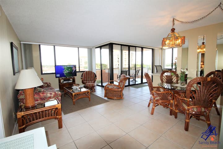 Bay Front Serenity: 4th Floor 2bd/2ba At Isla Del - St. Petersburg, FL