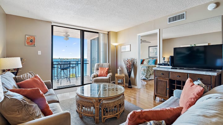 St Pete Isla Casa B-507 1/1-1/2 Bath Beautiful! - St. Petersburg, FL