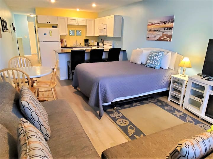 Bright, Updated Ocean View Studio On The Second Floor At Proposal Rock Inn! (#225) - Neskowin Beach, OR