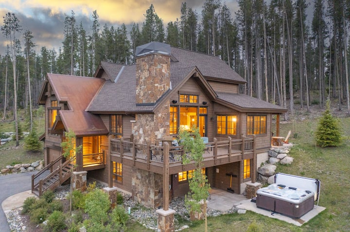 Gorgeous Modern Estate: Private Ski Shuttle! - Breckenridge, CO