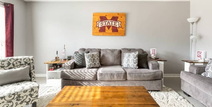 Bulldog Academy | 2bd 2ba Townhome | Near Msu - Starkville, MS