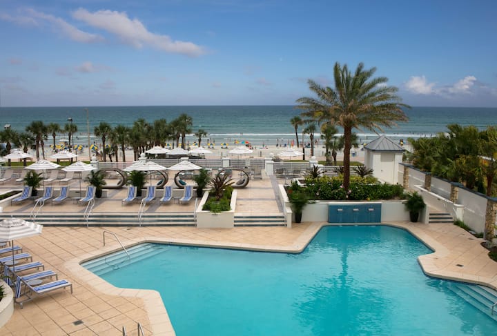 Vacation At Its Finest! 2 Exquisite Units, 2 Pools - Daytona Beach