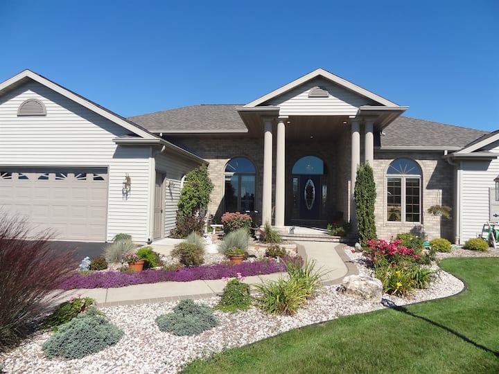 A Truly Luxurious Door County Retreat - Sister Bay, WI