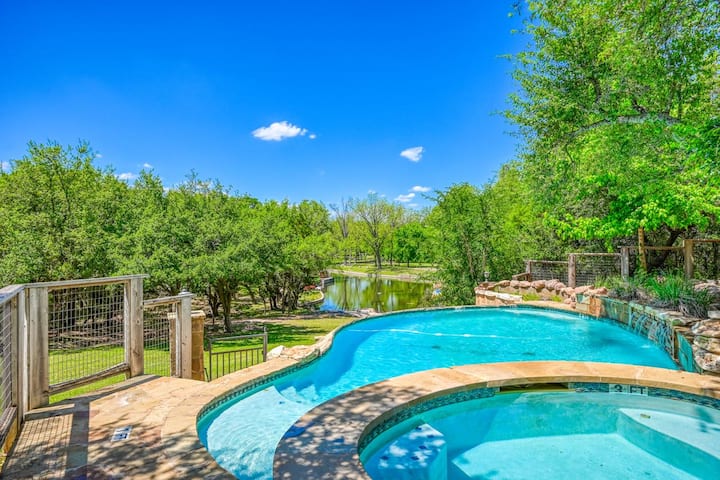 Waterfront Retreat W/ Pool & Hot Tub  Sleeps 14 - 