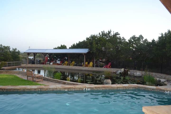 Large Lodge - Sleep 30  Pool, Hot Tub & Koi Pond Oasis - Kingsland, TX