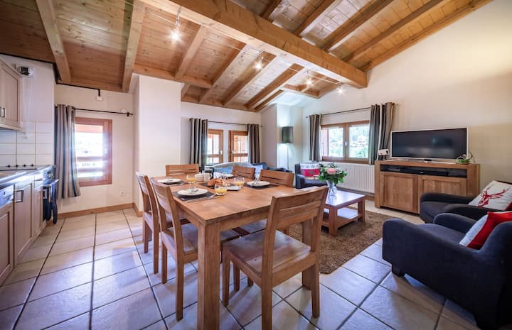 Spacious 3 Bedroom Apartment (Sleeps 8) - Morzine