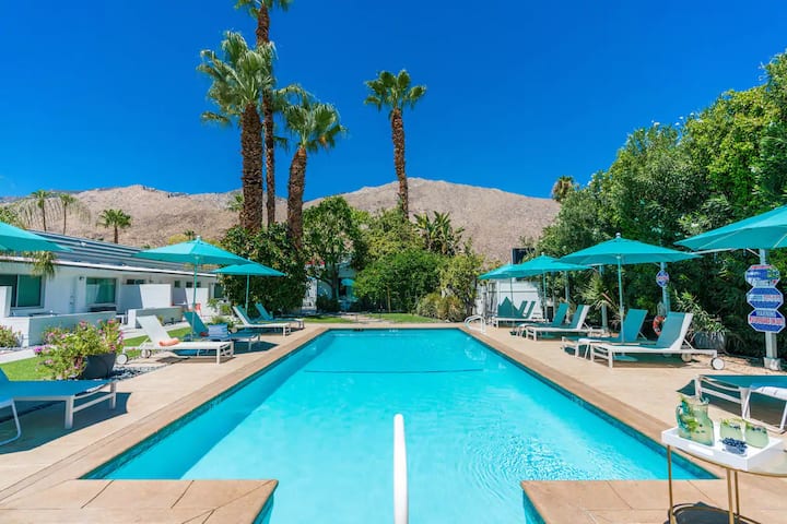 Stunning Retreat Offering Privately-accessed Room - Palm Springs, CA