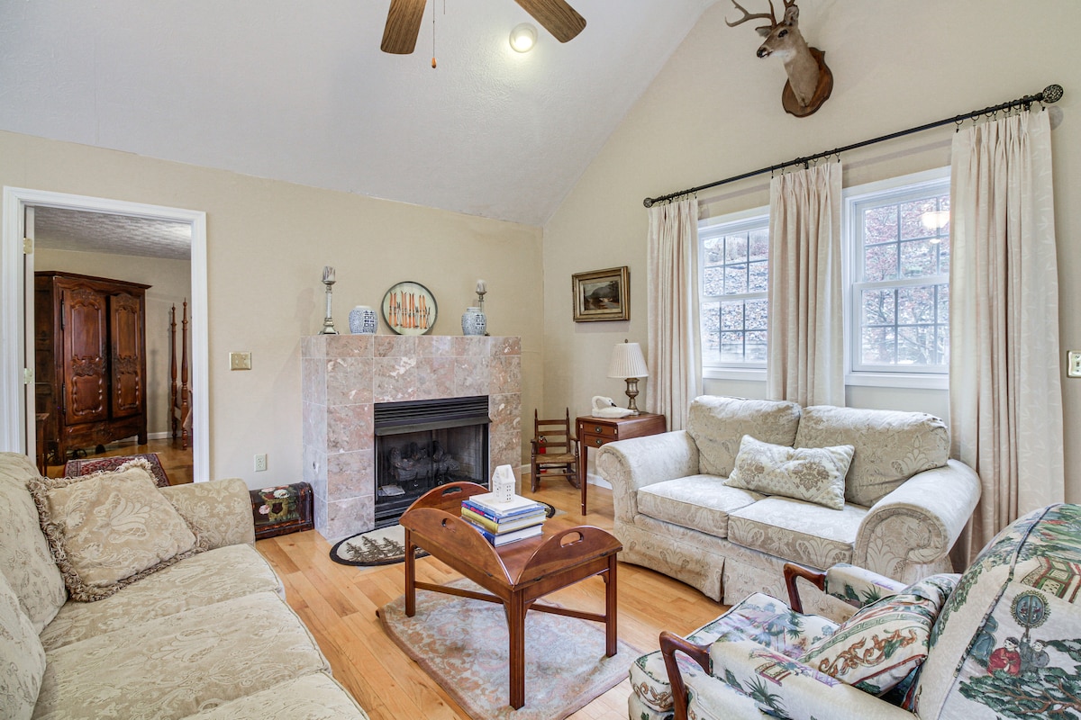 Maison de villégiature sur terrain de golf de montagne avec terrasse et ...