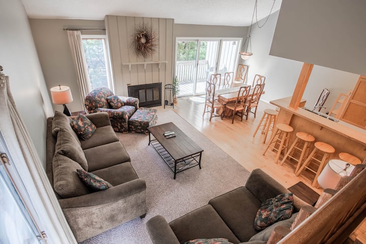 Secluded Harbor Springs Condo - Petoskey, MI